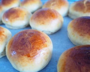 Vaniljeboller med yoghurt - skikkelig gode boller både med og uten krem