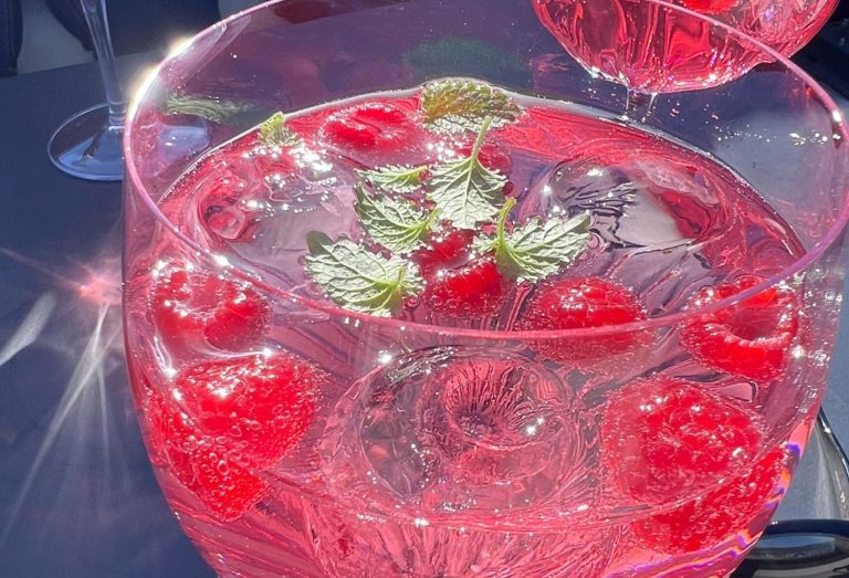 Gin & Tonic - Rosa GT | Oppskrift Idéfull.no - Inspirert av Tove Holter